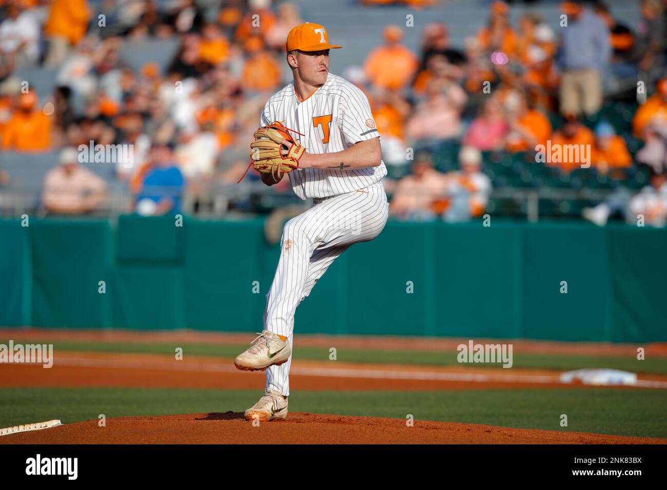 Tennessee Volunteers starting pitcher Blade Tidwell (29) delivers a ...