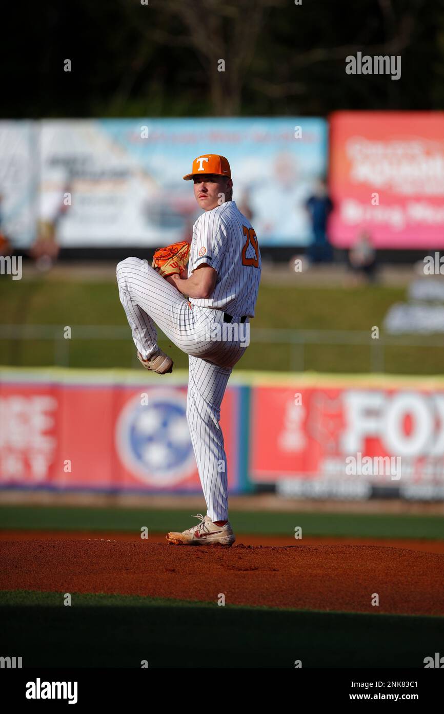 Tennessee Volunteers starting pitcher Blade Tidwell (29) delivers a ...