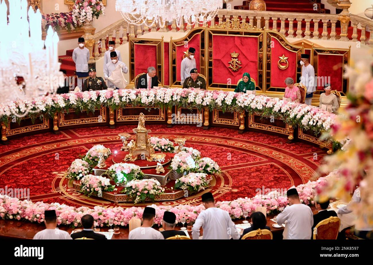 Prime Minister Lee Hsien Loong (second from left) and his wife Madam Ho Ching (second from right ...