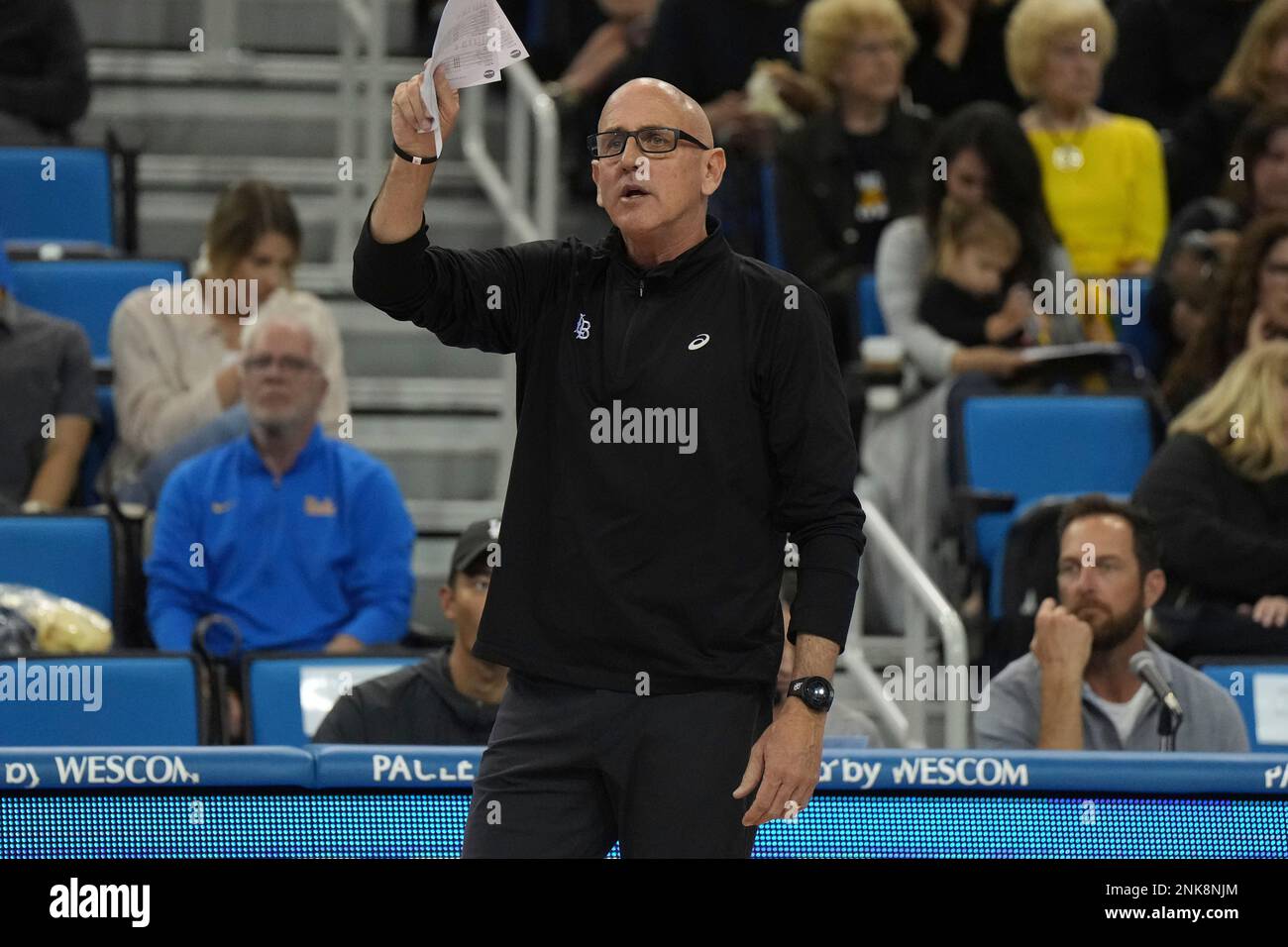 Long Beach State 49ers coach Alan Knipe reacts during a NCAA men's ...