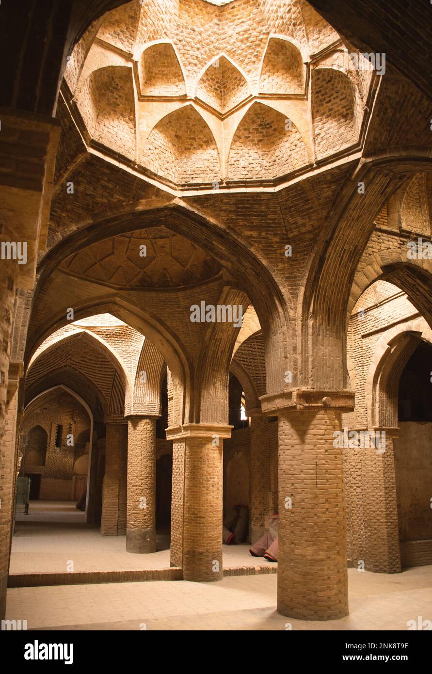 Masjed-e Jameh Mosque Ceiling with Roof Circle Window and Muqarna ...