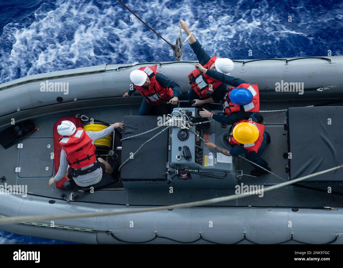 220813-N-TT639-1107 PHILIPPINE SEA (Aug. 113, 2022) – Sailors detach a ...
