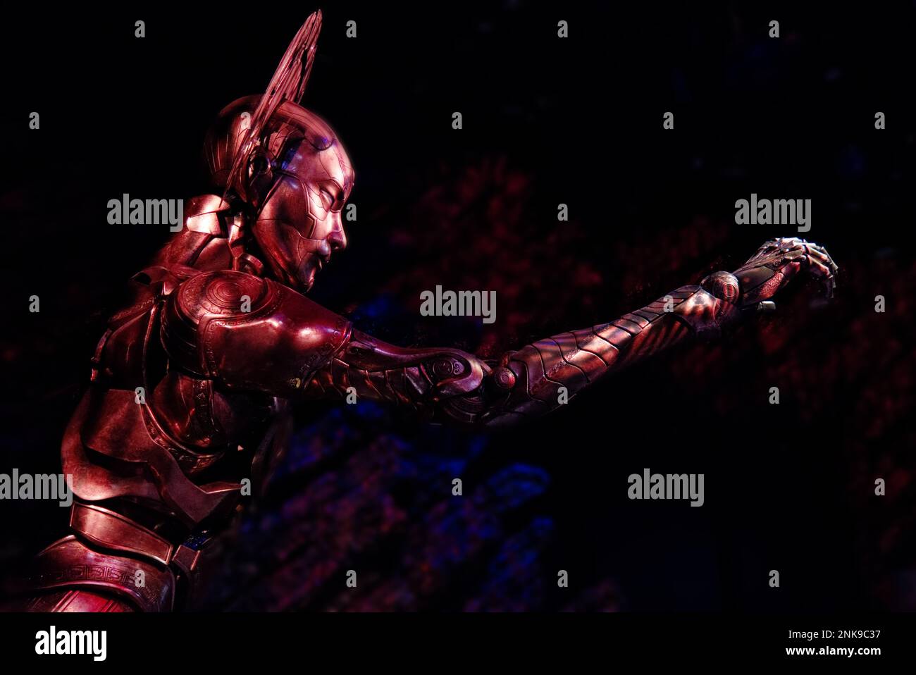 Gigantic robot from the movie Origins- Weta Workshop Unleashed in ...