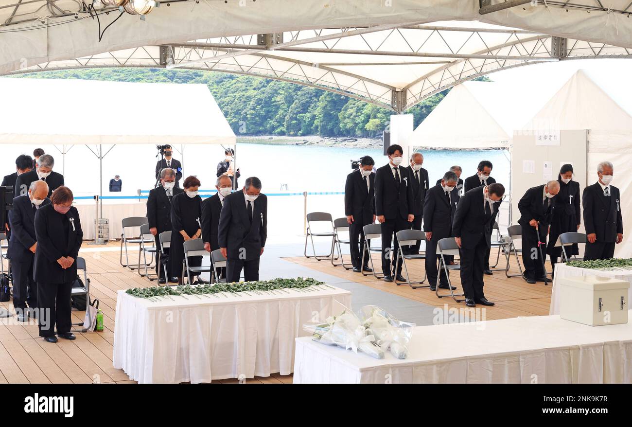 The spirit-consoling service for the victims of Minamata disease is ...