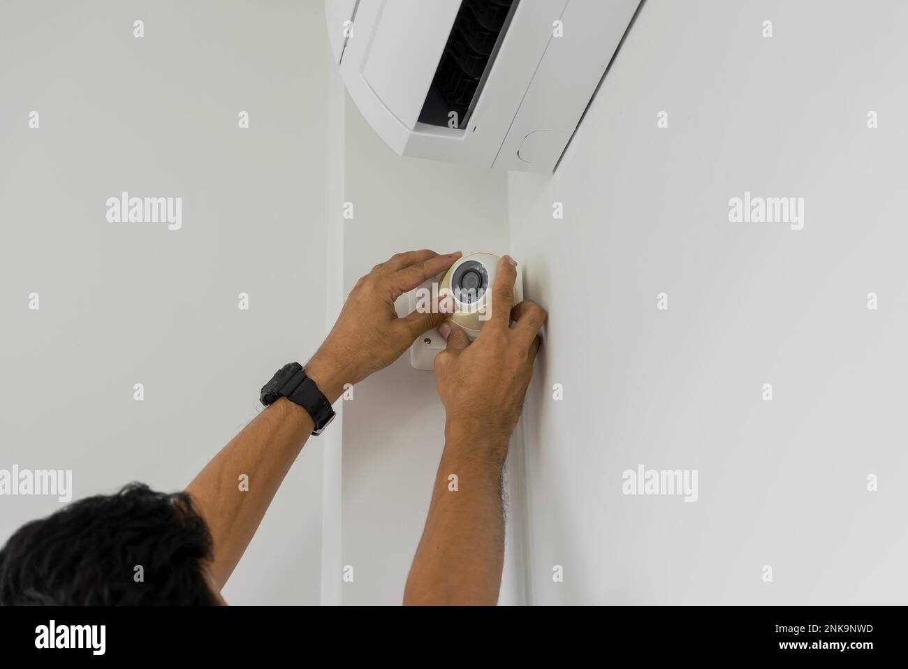 Security camera setup, cctv installation Stock Photo - Alamy