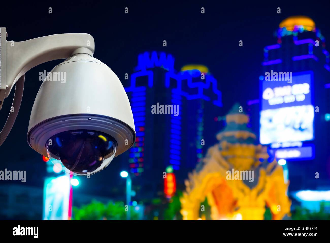 Security camera setup, cctv installation Stock Photo - Alamy