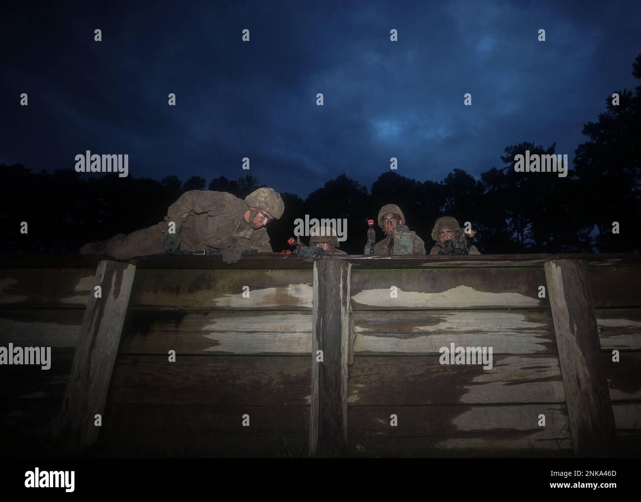 Recruits with Delta Company, 1st Recruit Training Battalion ...