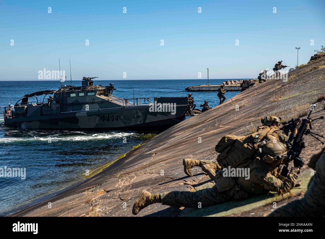 Amphibious assault craft hi-res stock photography and images - Alamy