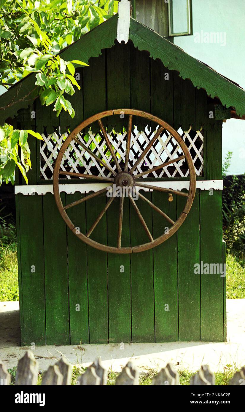 Solonetu Nou, Suceava County, Romania, 2001. A beautiful water well on ...