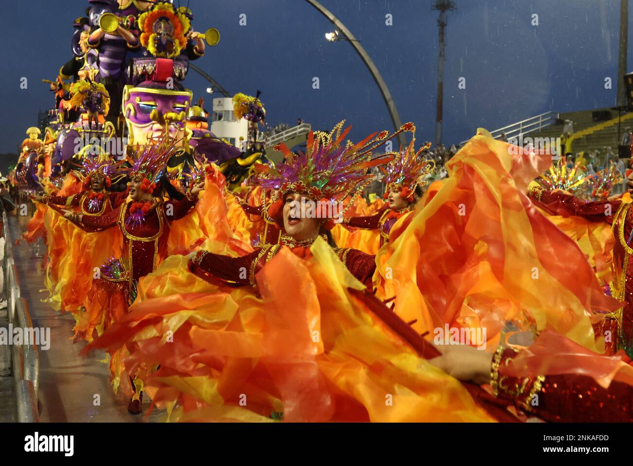 SÃO PAULO, SP - 19.02.2023: PARADE SAMBA SCHOOLS CARNIVAL SP 2023 ...