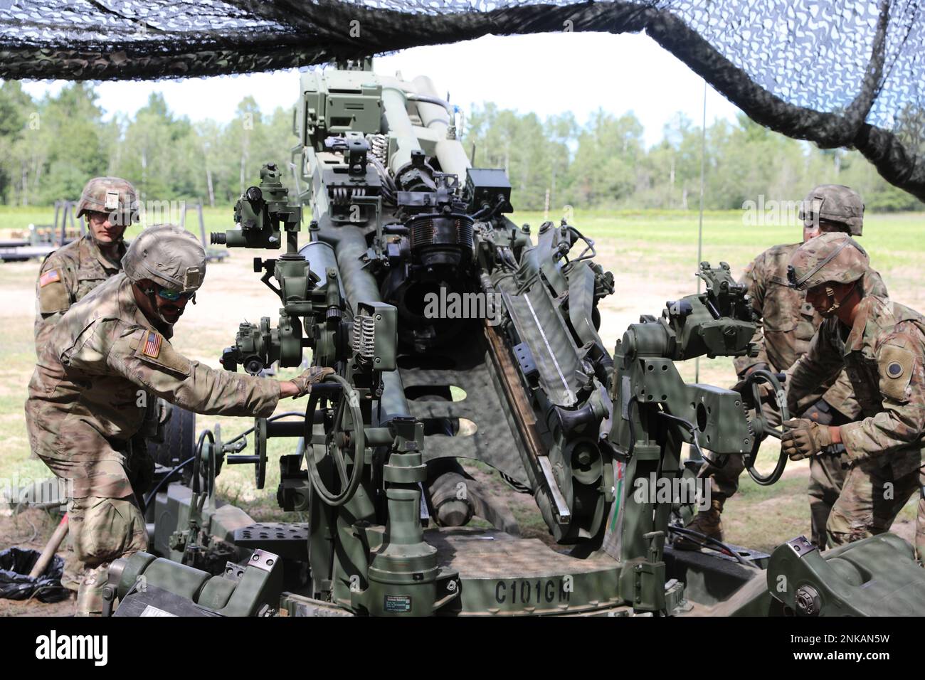 M777 howitzer cannon hi-res stock photography and images - Alamy