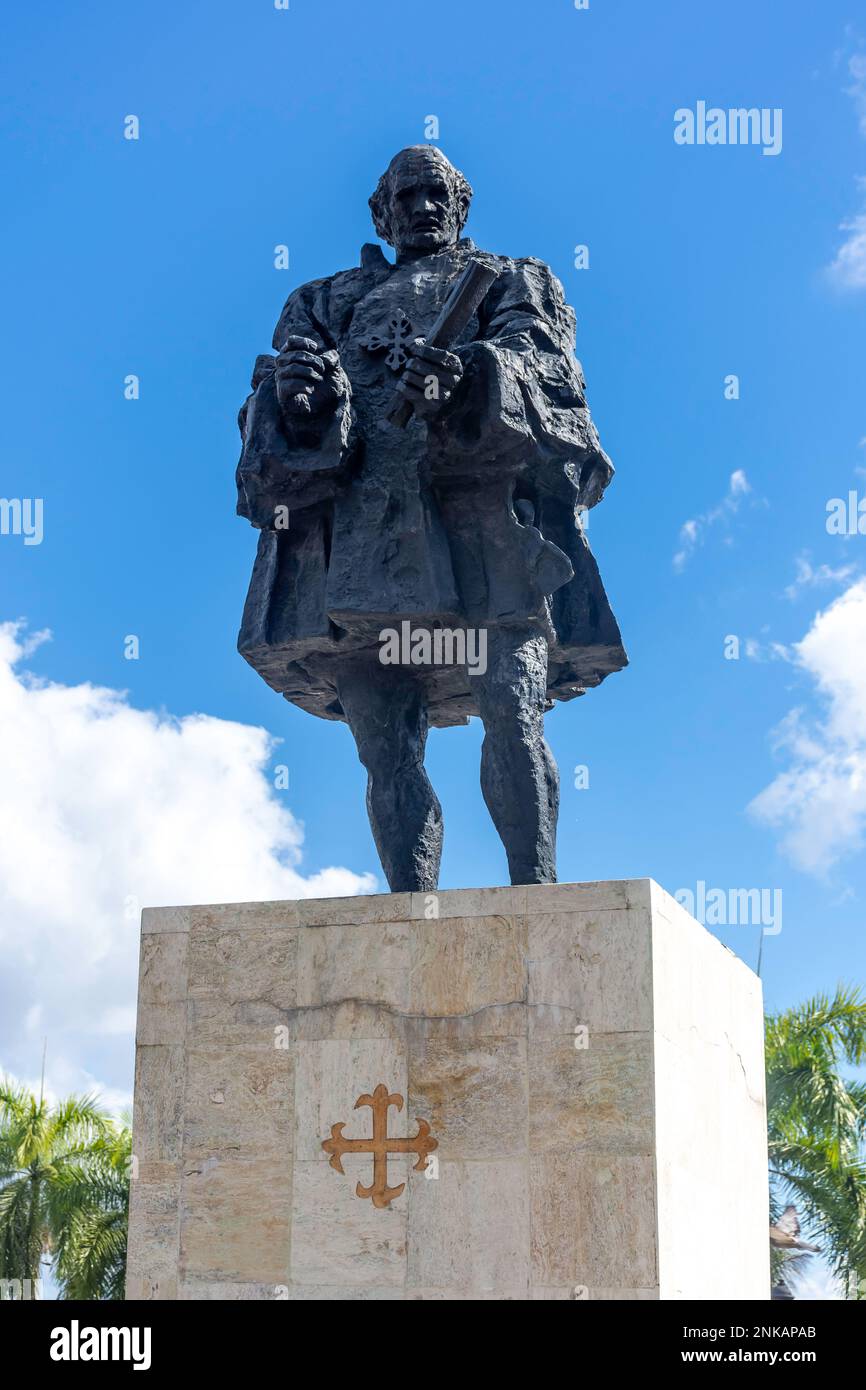 Frey Nicholas de Ovando statue, Plaza de la Espana de La Hispanidad ...