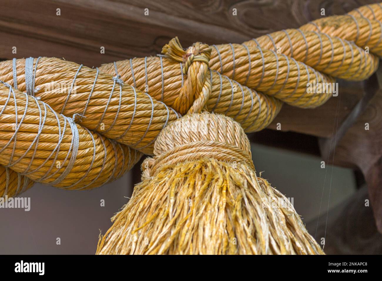 Sacred rope, or shimenawa, Asanogawa inari jinja, Kanazawa, Japan Stock ...