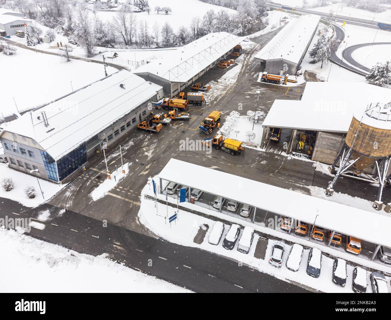 De icing vehicle hi-res stock photography and images - Alamy