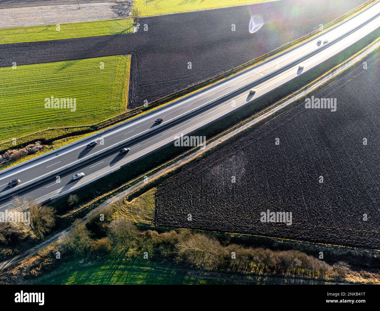 Car driving down bridge hi-res stock photography and images - Alamy