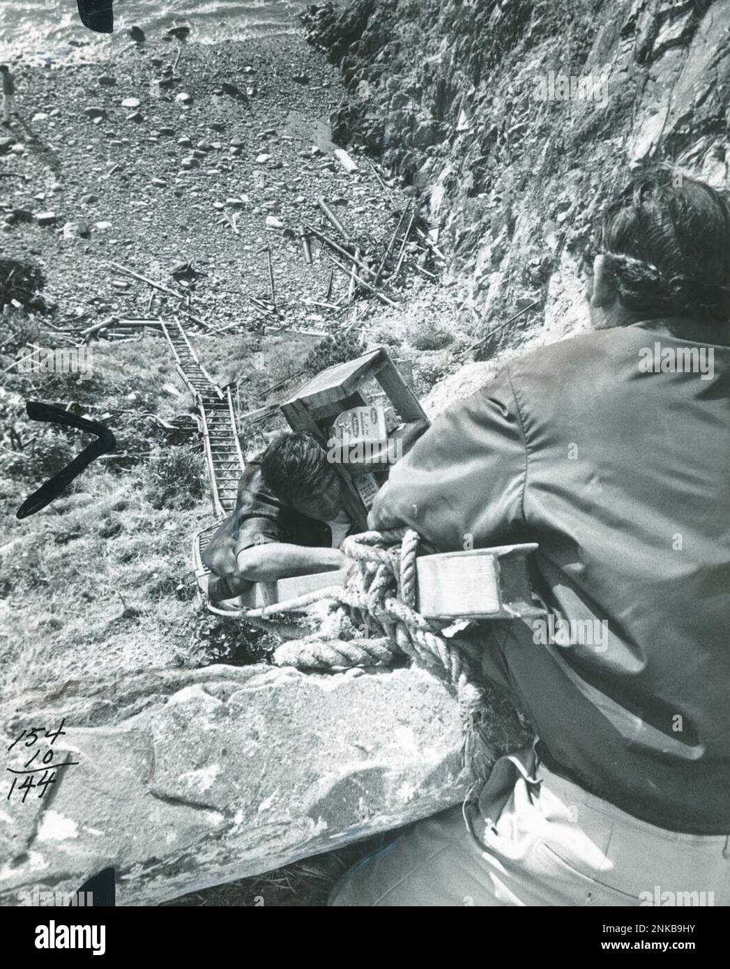 Food is brought onto Alcatraz during the Indian occupation Nov. 1969 ...