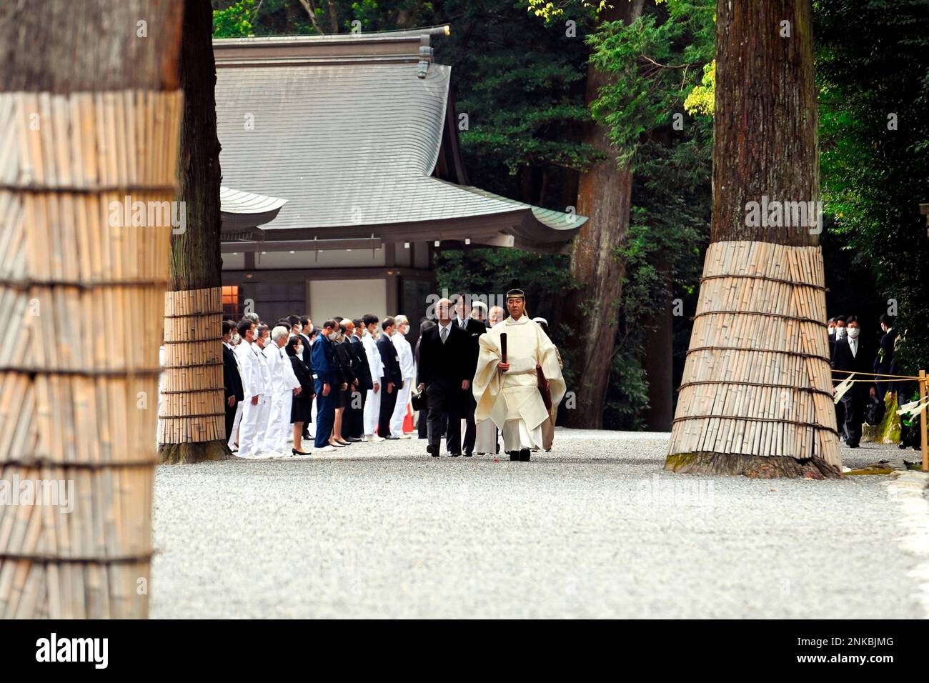 Japanese Crown Prince Akishino and Crown Princess Kiko head for the ...