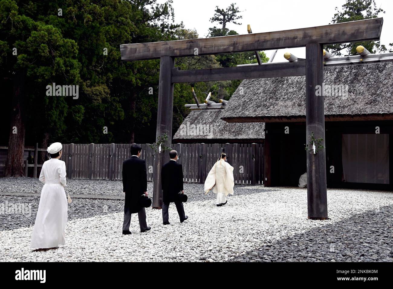 Japanese Crown Prince Akishino and Crown Princess Kiko head for the ...