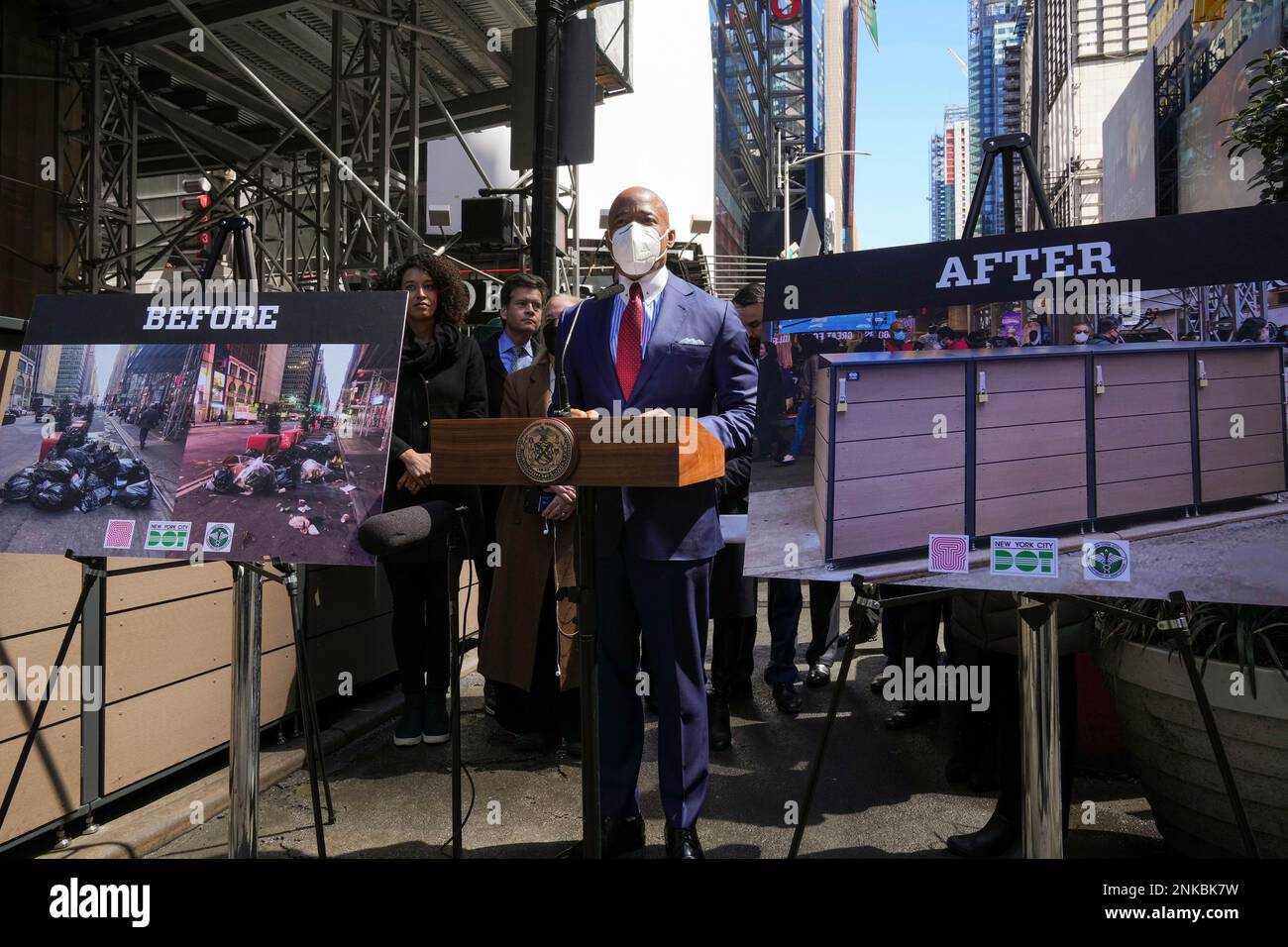 Photo by: NDZ/STAR MAX/IPx 2022 4/20/22 New York City Mayor Eric Adams ...