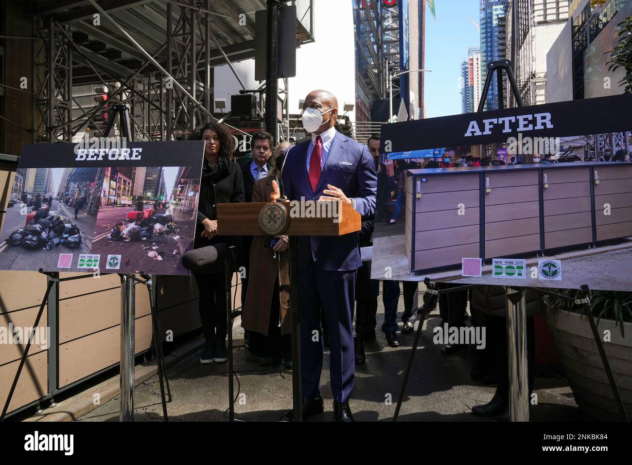 Photo by: NDZ/STAR MAX/IPx 2022 4/20/22 New York City Mayor Eric Adams ...