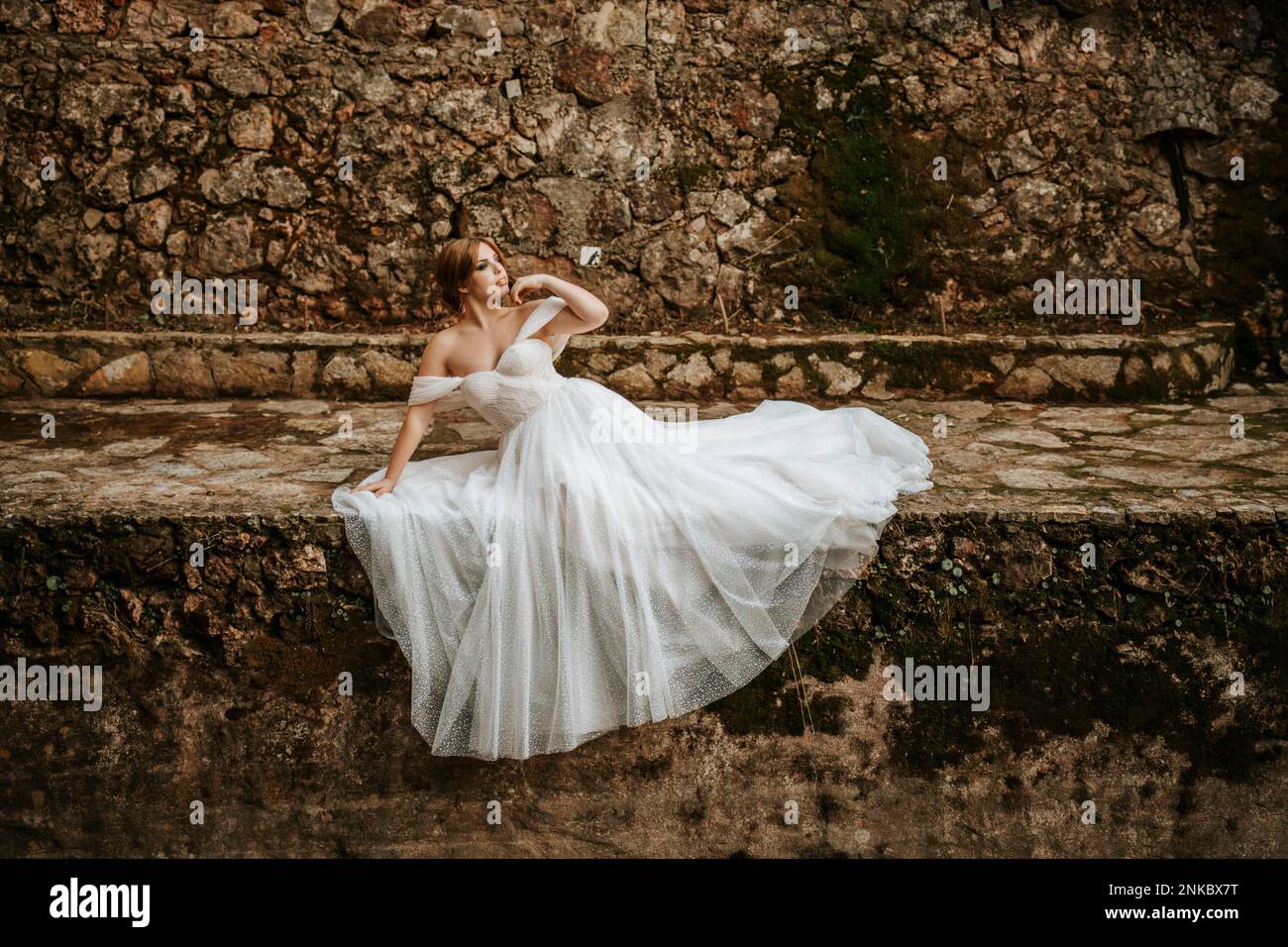 Beautiful bride looking camera hi-res stock photography and images - Alamy