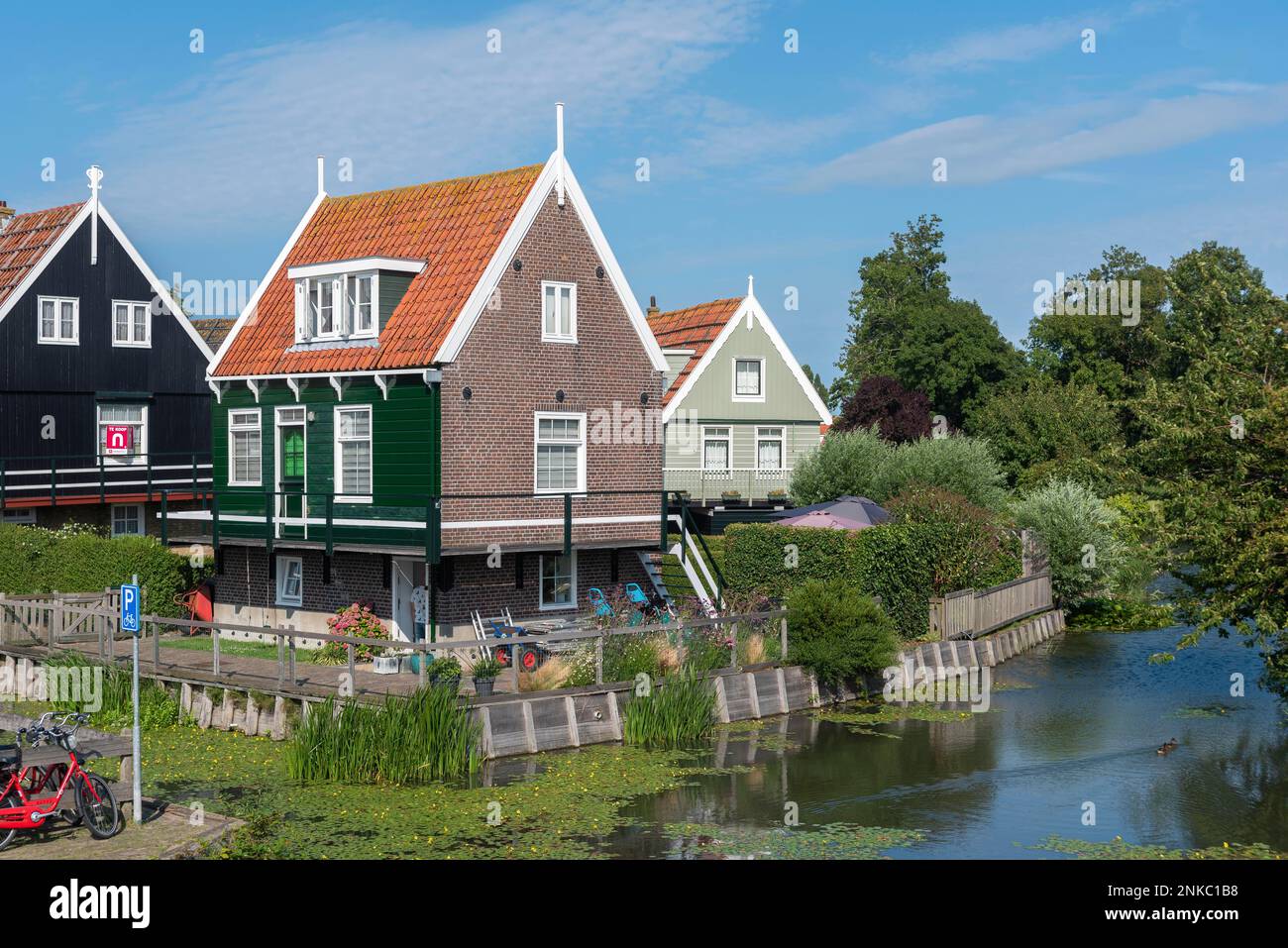 Historic village scene at Havenbuurt, Marken Island, North Holland ...