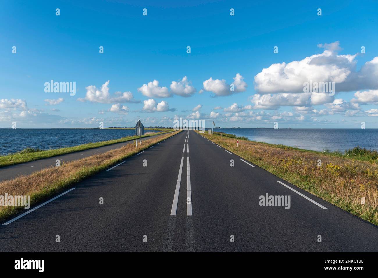 Netherlands marken holland dutch island hi-res stock photography and ...