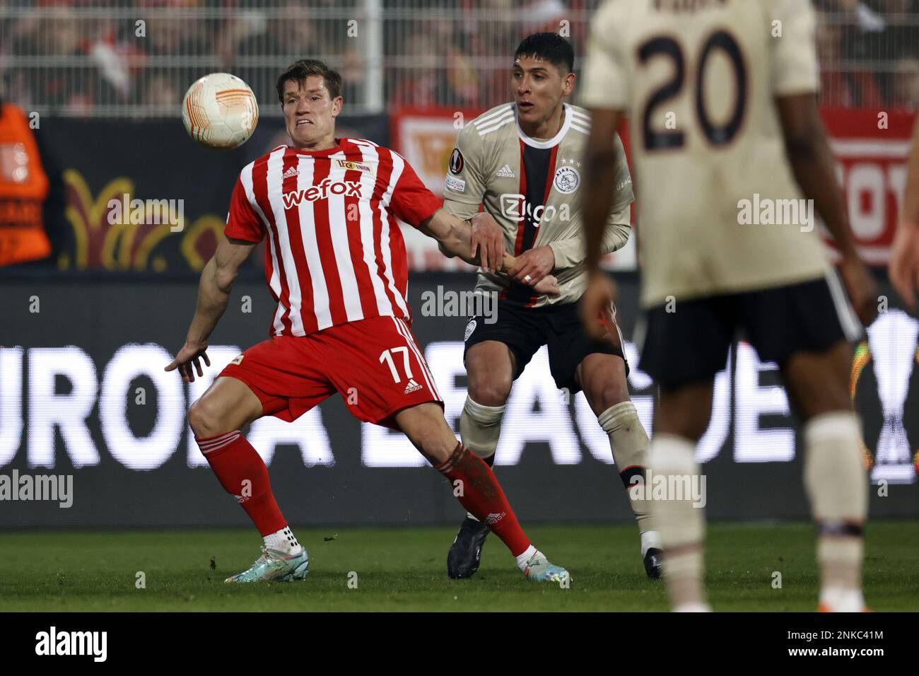 BERLIN - (lr) Kevin Behrens of 1. FC Union Berlin, Edson Alvarez of ...