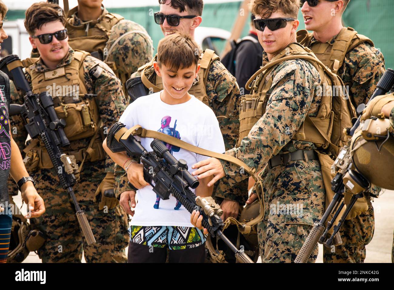 U.S. Marines with 3d Littoral Combat Team, 3rd Marine Littoral Regiment ...