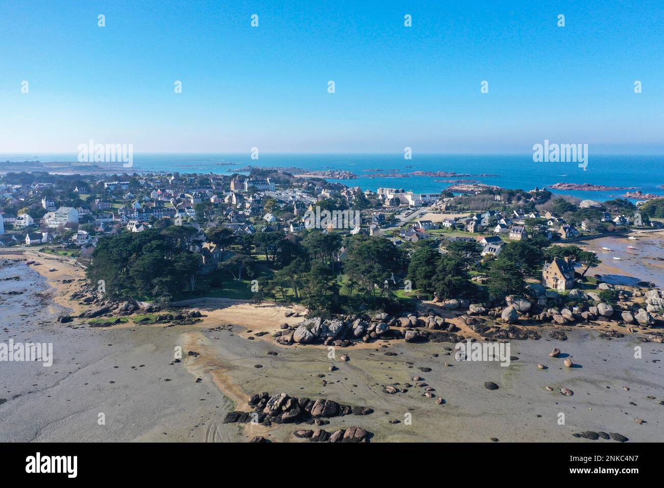 Aerial view rocky coast of Tregastel, Cote de Granit Rose, department ...
