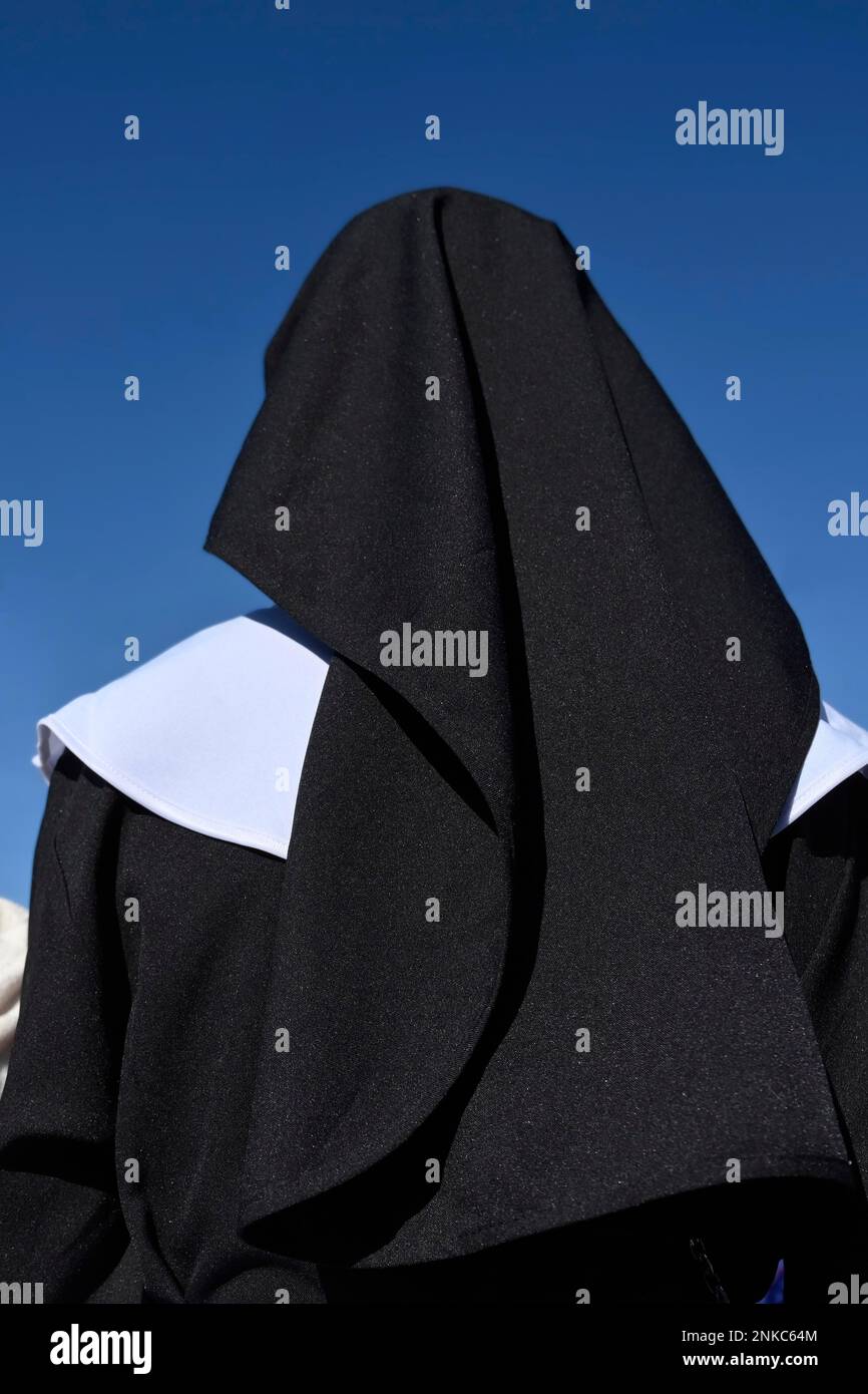 Symbol photo nun Stock Photo - Alamy