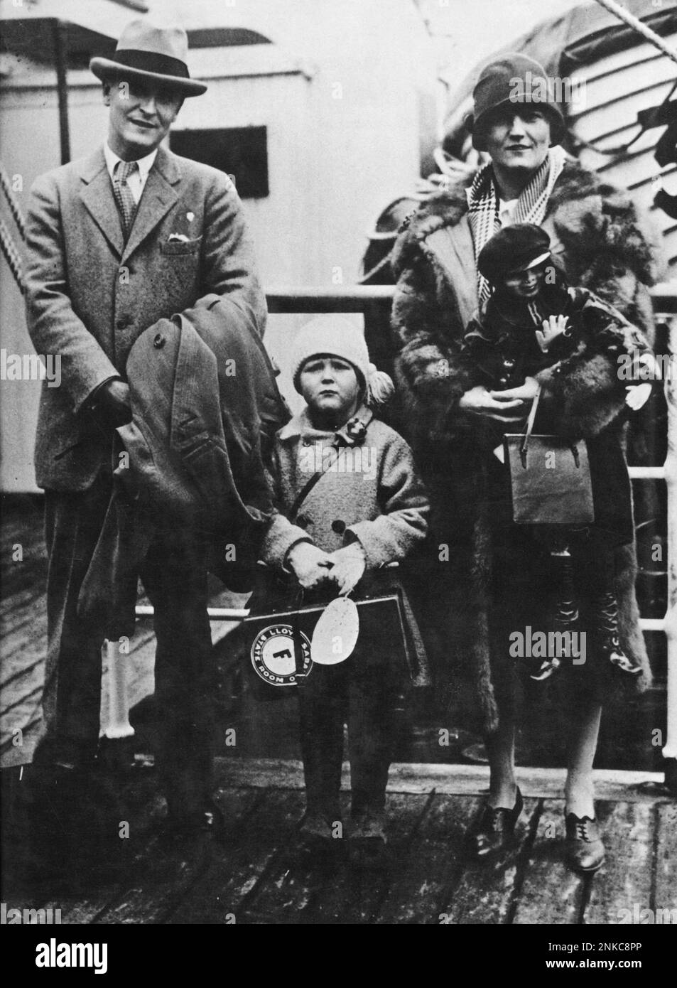 1925 , New York , USA : The american writer FRANCIS SCOTT FITZGERALD ...
