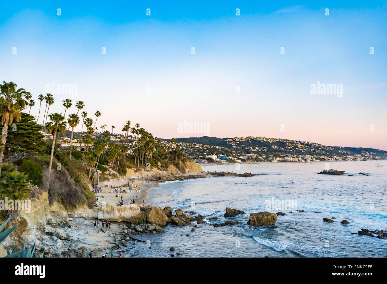 Beautiful coastal cliffs and the city of Laguna Beach Stock Photo - Alamy