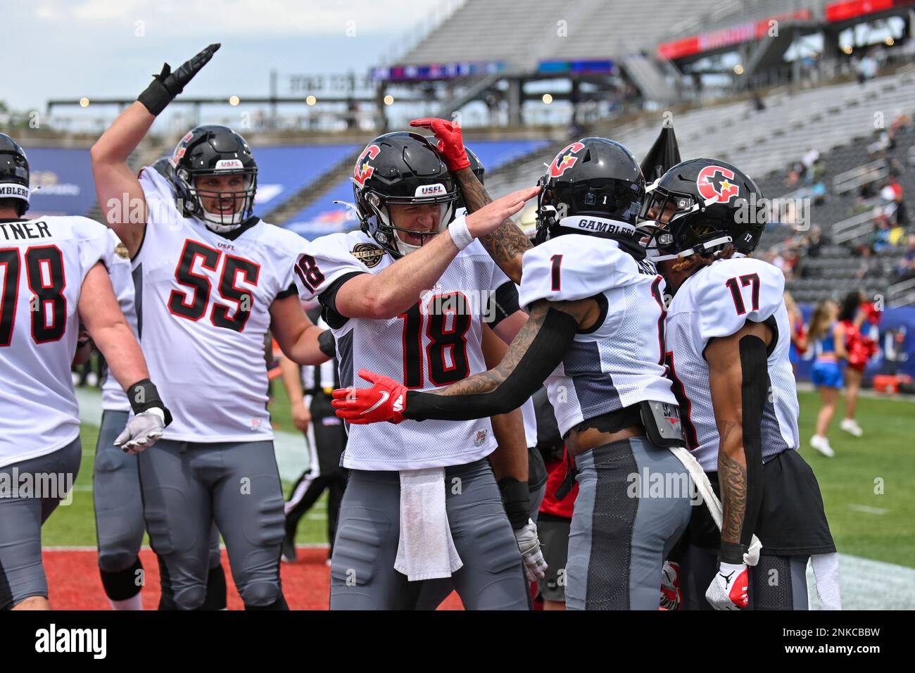 BIRMINGHAM, AL - APRIL 17: Houston quarterback Clayton Thorson (18 ...