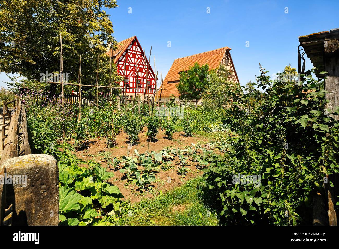 Farm garden behind hop farmhouse, built in 1821, Franconian Open Air ...