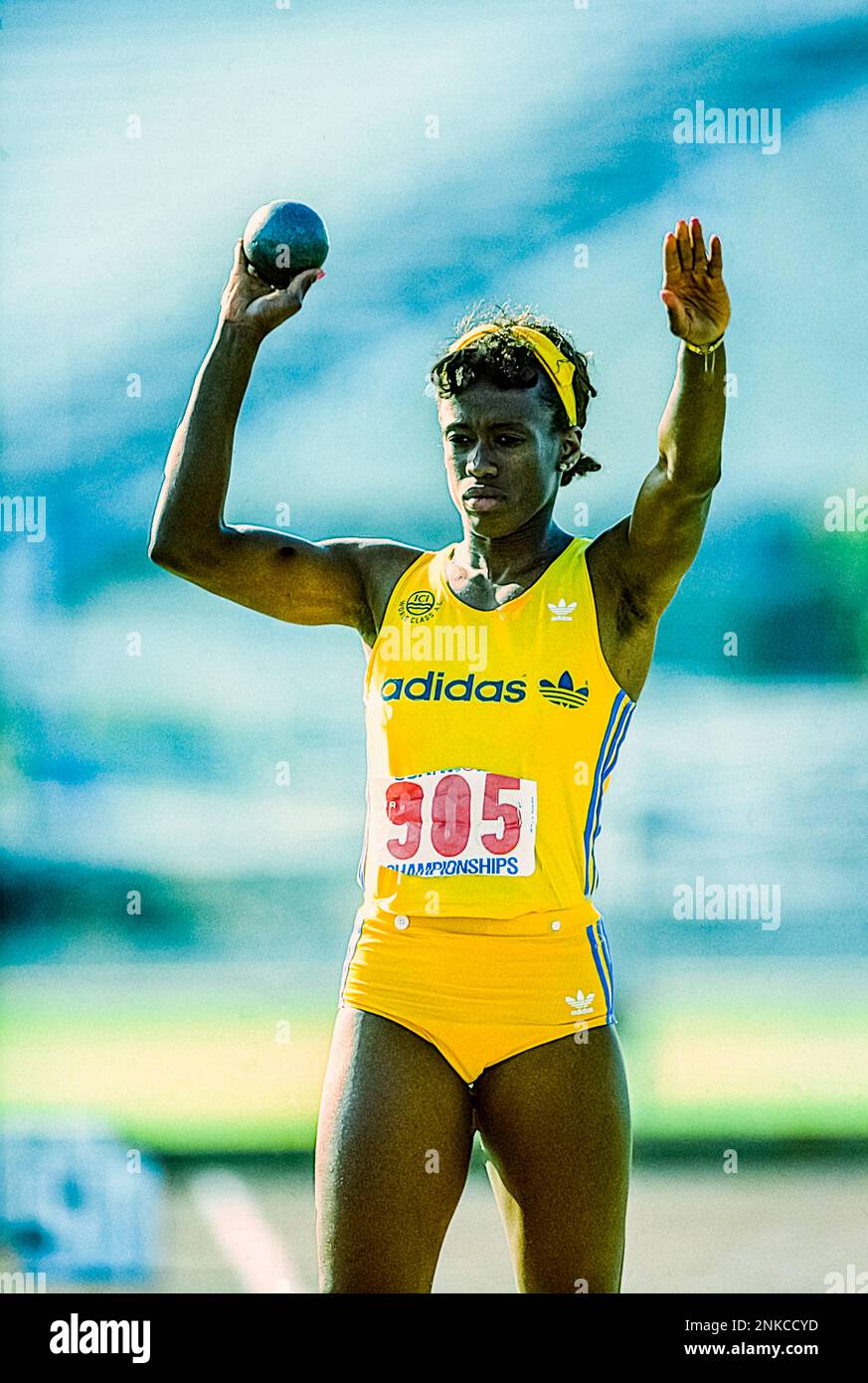 Jackie Joyner-Kersee competing in the Heptathlon at the 1987 USA ...