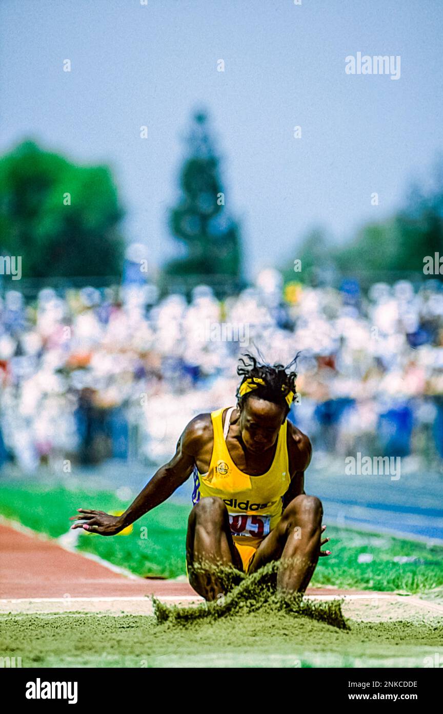 Jackie Joyner-Kersee competing in the Heptathlon at the 1987 USA ...
