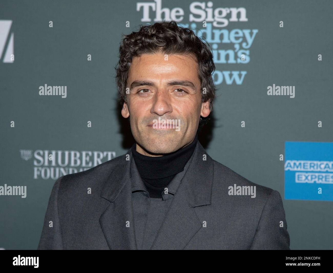 Actor Oscar Isaac attends "The Sign in Sidney Brustein's Window ...