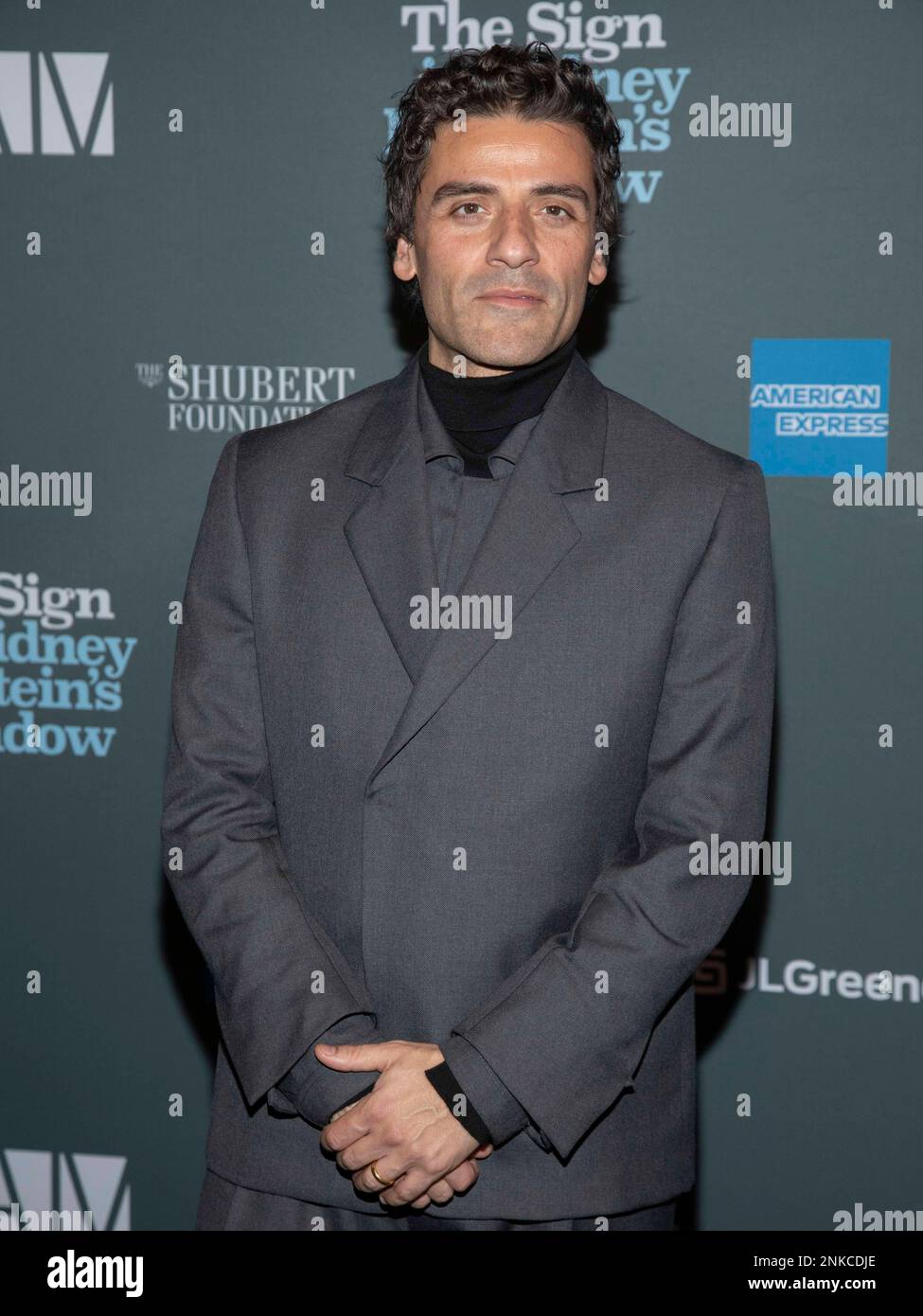 Actor Oscar Isaac attends "The Sign in Sidney Brustein's Window ...
