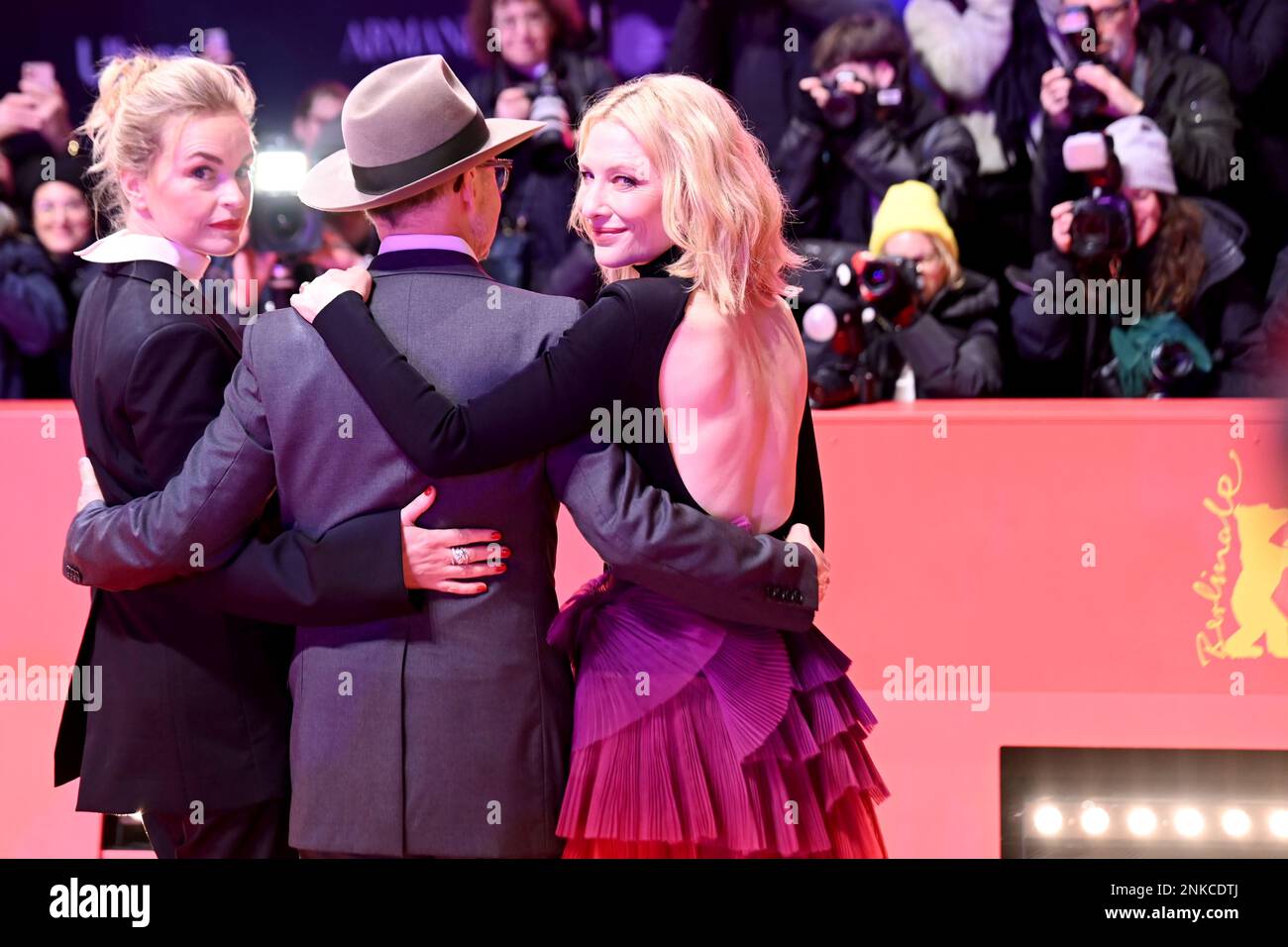 Berlin, Germany. 13th Nov, 2021. Actresses Cate Blanchett (r), Nina Hoss and director Todd Field ...