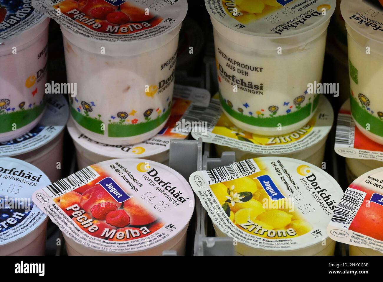 Retail food sales hi-res stock photography and images - Alamy