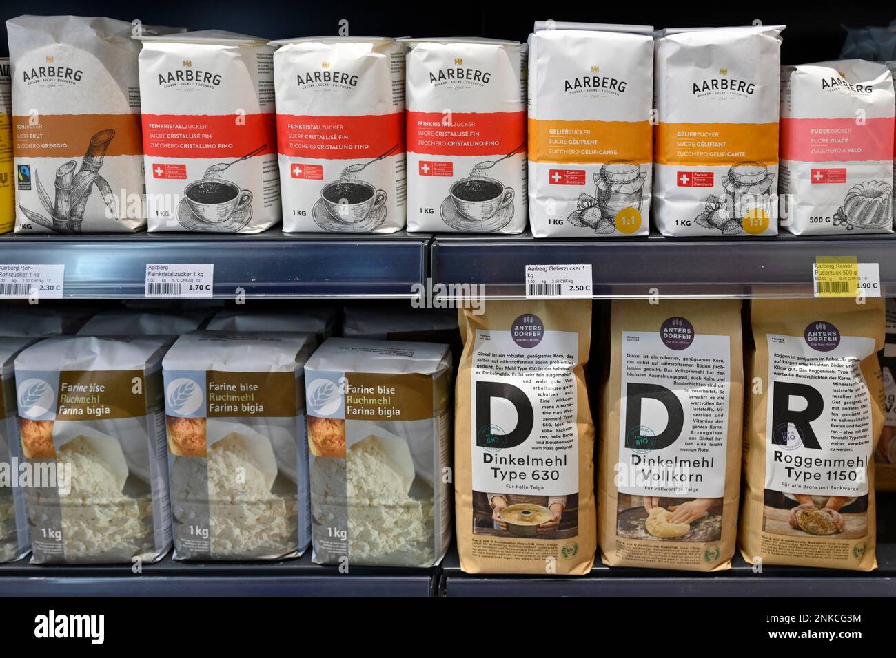 Supermarket flour hi-res stock photography and images - Alamy