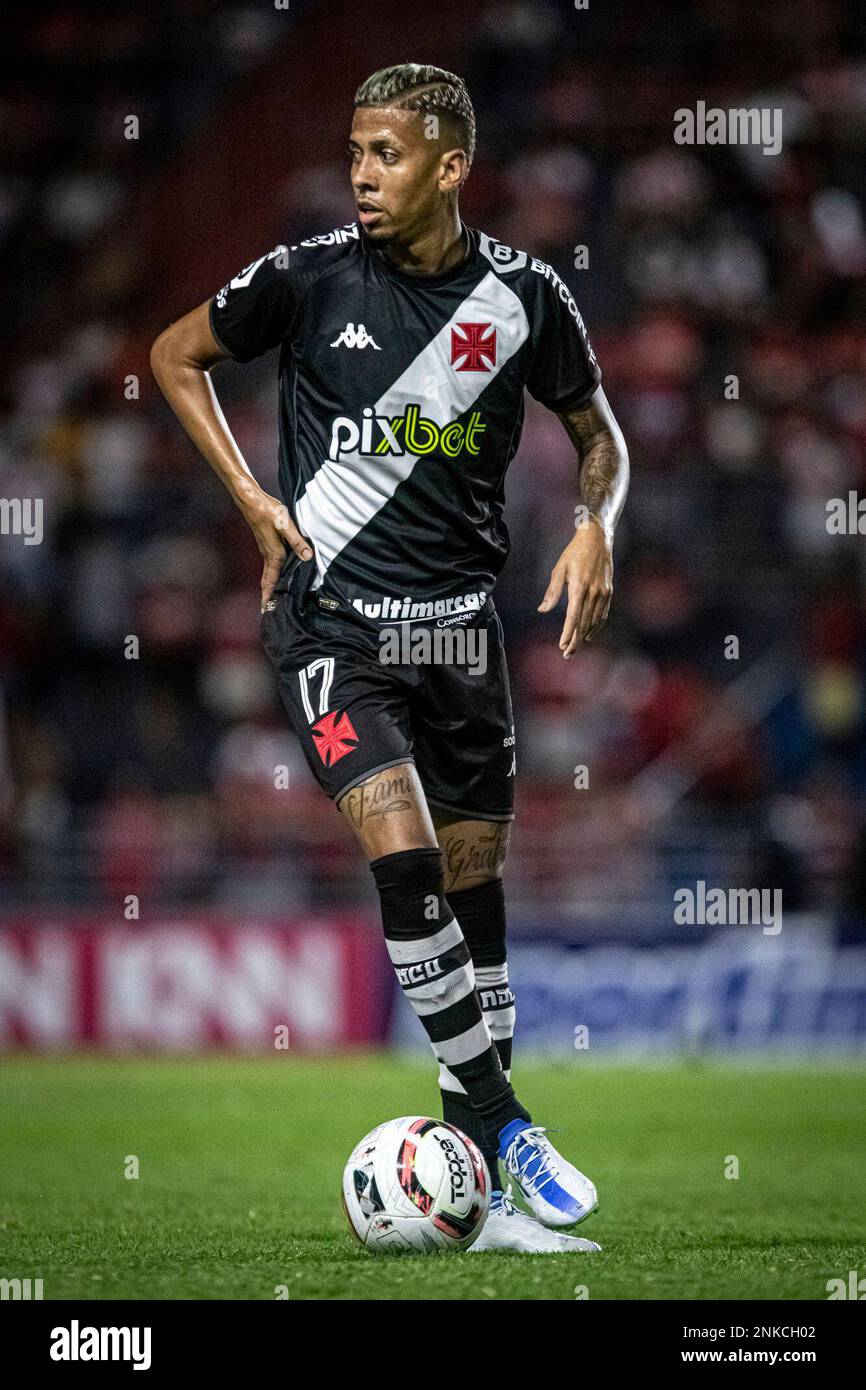 AL - Maceio - 04/16/2022 - BRAZILIAN B 2022, CRB X VASCO - Weverton Vasco player during a match ...