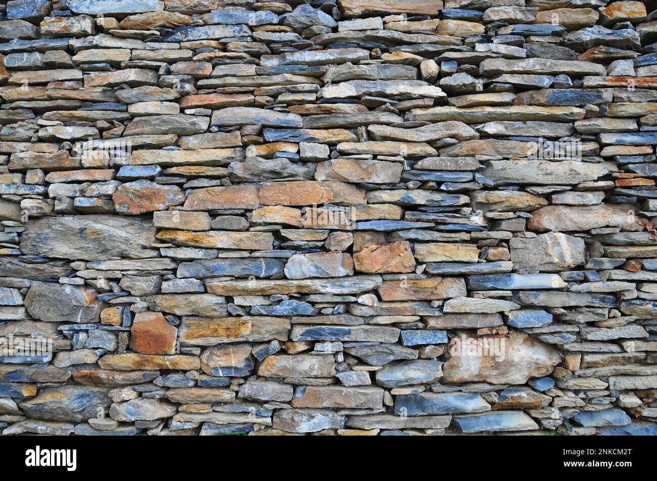 Natural stone wall Stock Photo - Alamy
