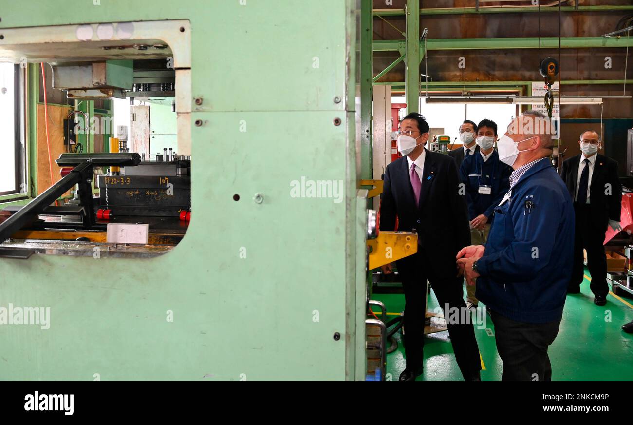 Japanese Prime Minister Fumio Kishida (L) visits Takeda Kanagata (Mold ...