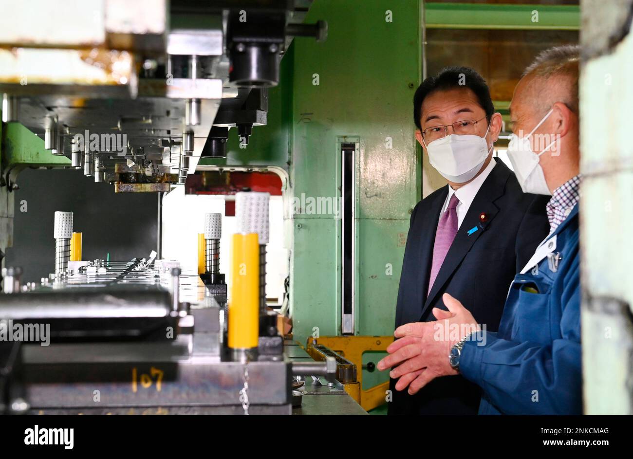 Japanese Prime Minister Fumio Kishida (L) visits Takeda Kanagata (Mold ...