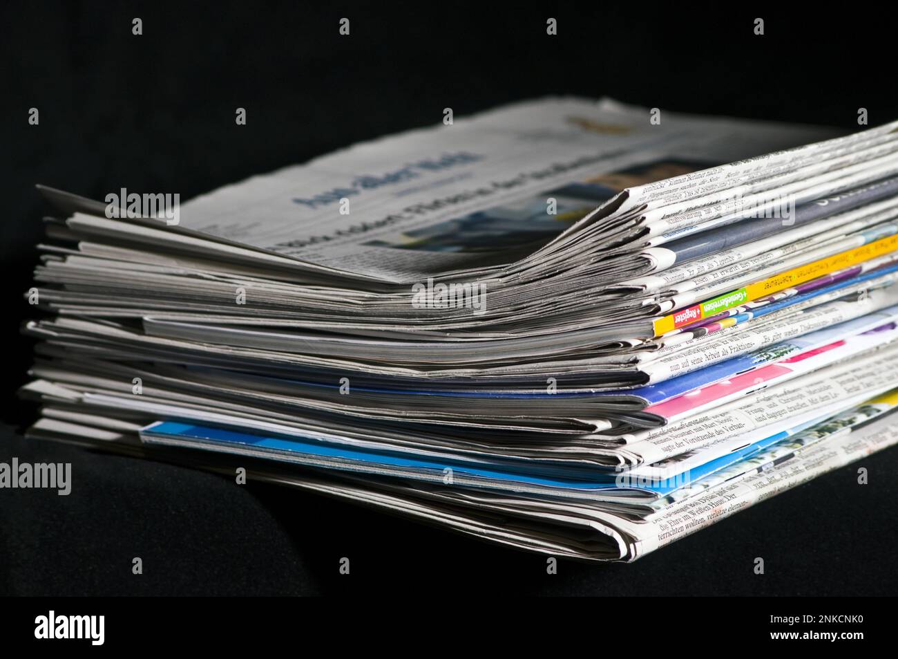 Pile of newspapers germany hi-res stock photography and images - Alamy