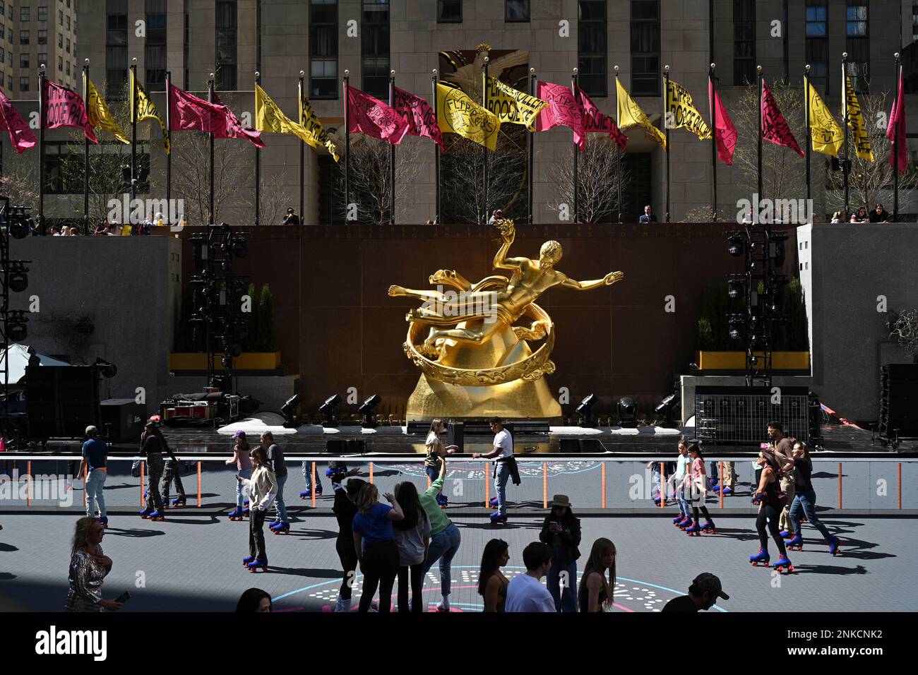 Photo by: NDZ/STAR MAX/IPx 2022 4/15/22 People roller skate at the ...