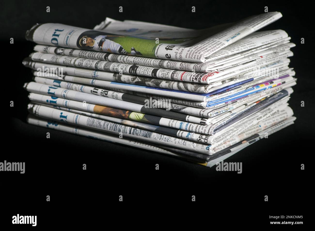Pile of newspapers germany hi-res stock photography and images - Alamy