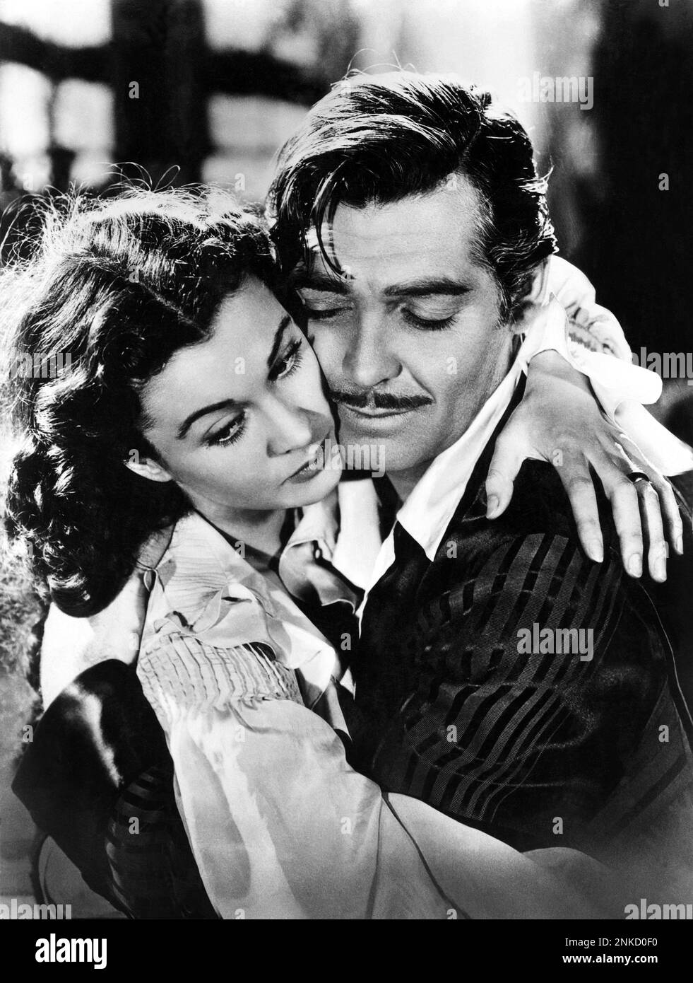 1939 : The movie actress VIVIEN LEIGH ( 1913 - 1967 ) with CLARK GABLE in GONE WITH THE WIND ...